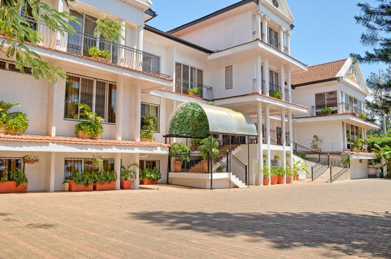 About Us – Sovereign Hotel